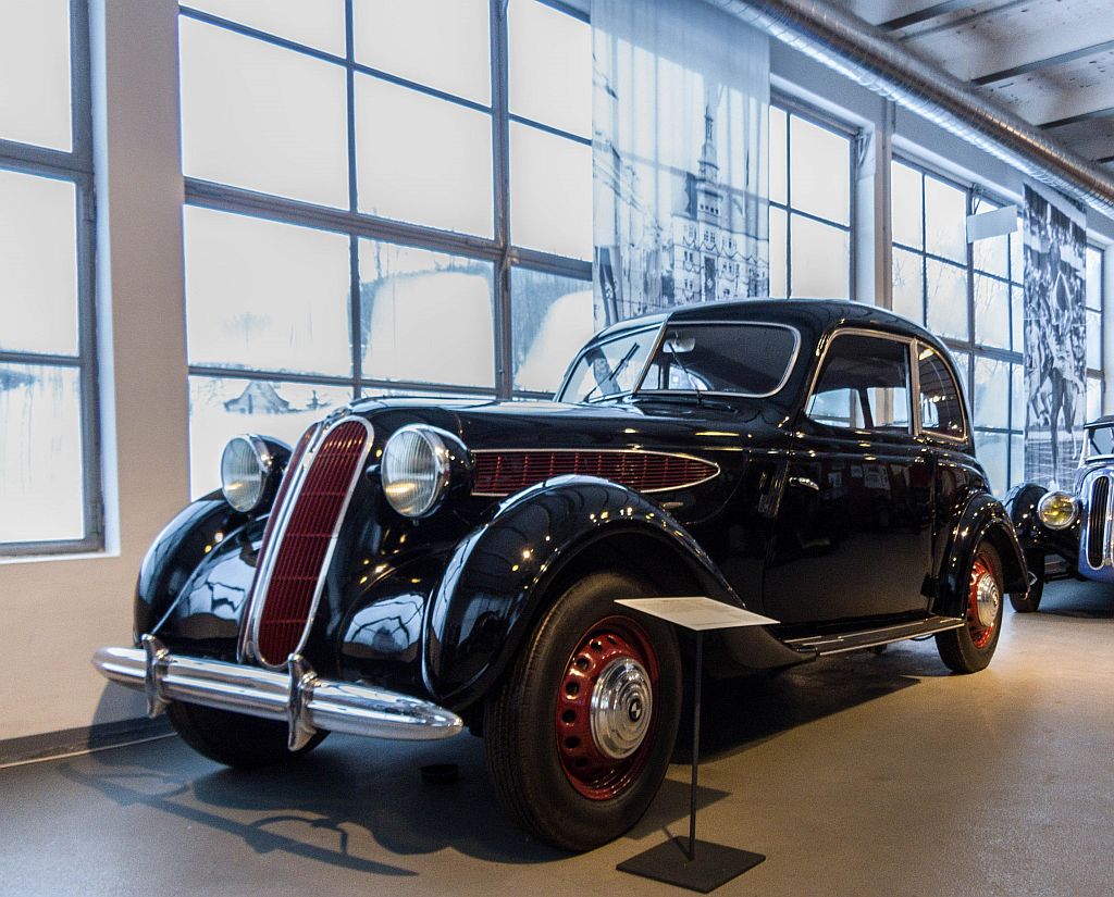 Dieser BMW 321 wurde in dem Automobilwelt Eisenach Ausgestellt (Datum ...