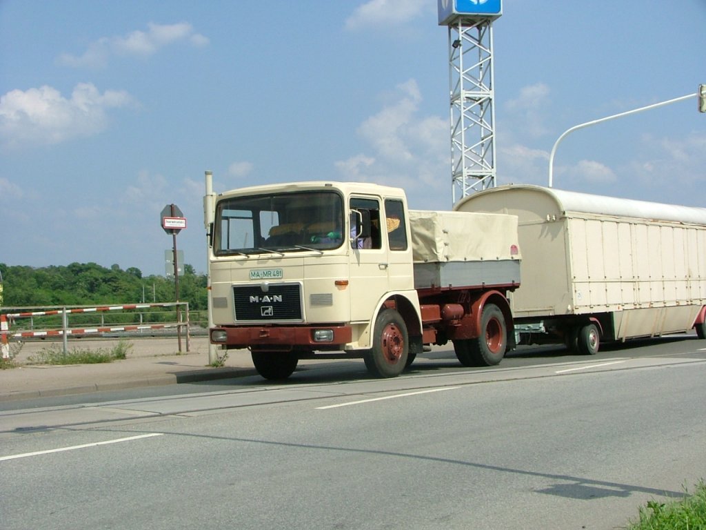 MAN F8 SST; 280510 - Fahrzeugbilder.de