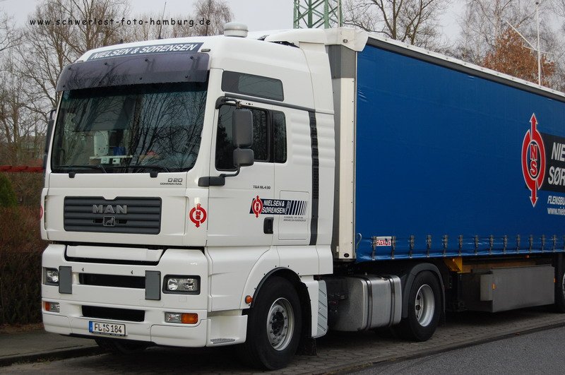 MAN TGA 18.430 N+S - Fahrzeugbilder.de