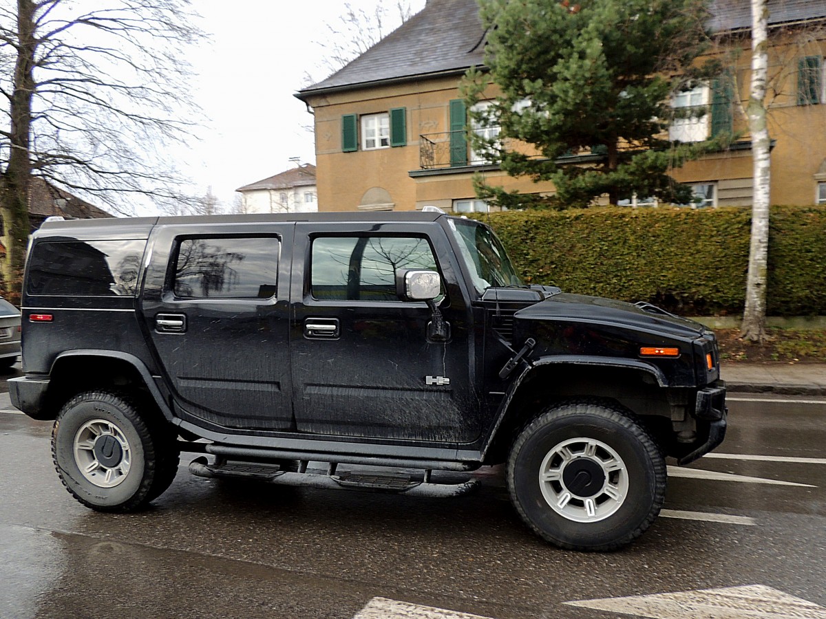 HUMMER-H2, auf Weihnachtsshoppingtour; 131223 - Fahrzeugbilder.de