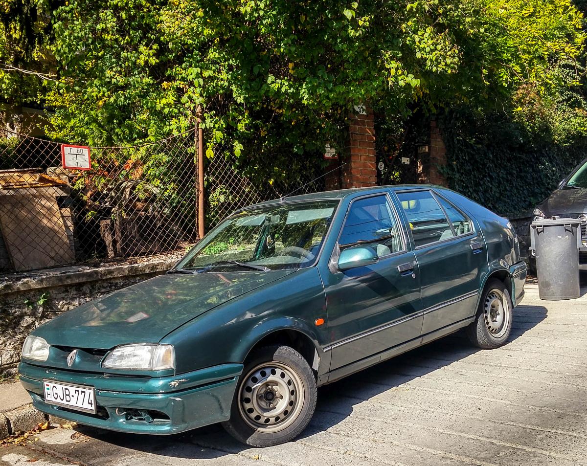 Renault R 19 Fotos (2) - Fahrzeugbilder.de