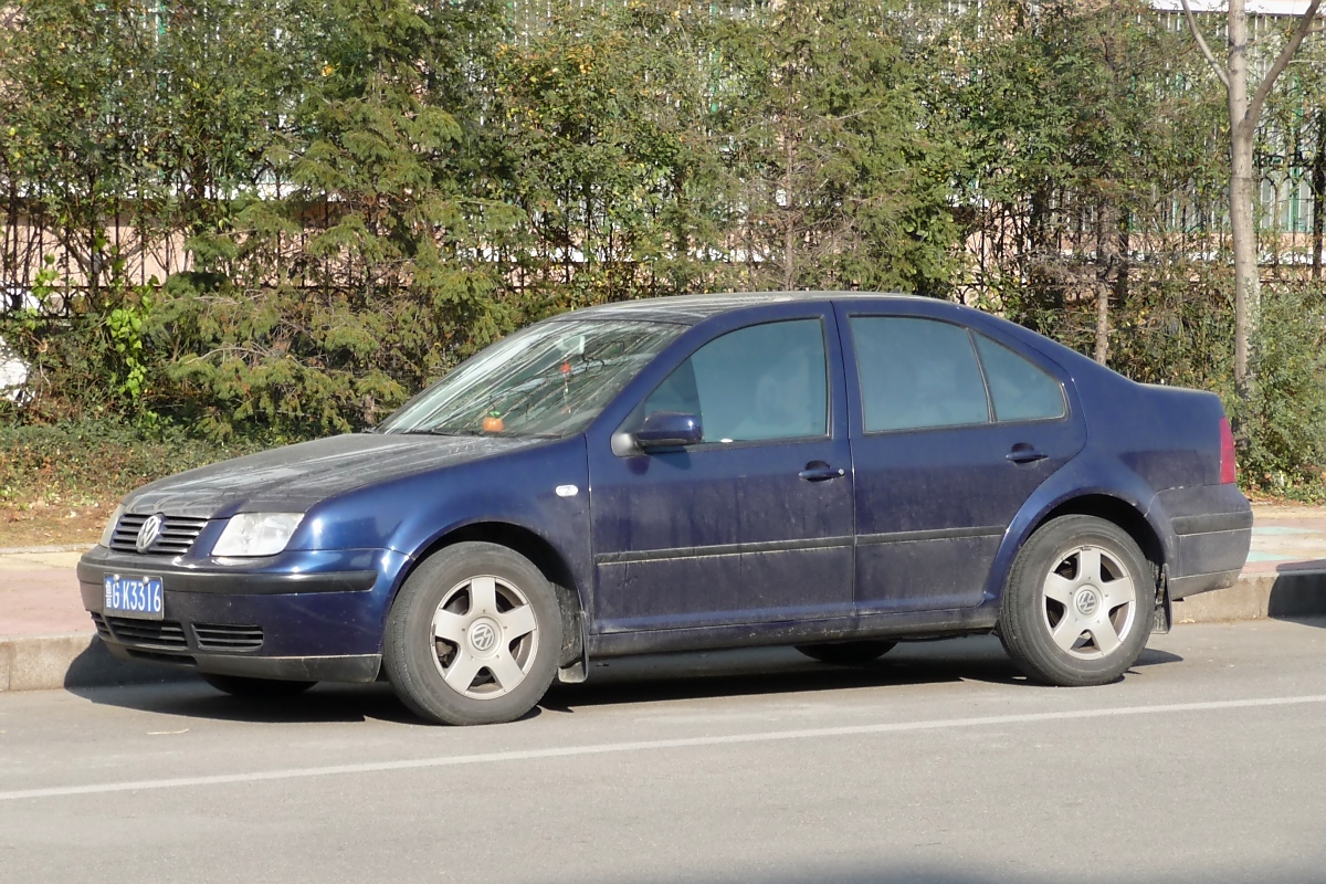 VW Bora in Shouguang, 20.11.11 - Fahrzeugbilder.de