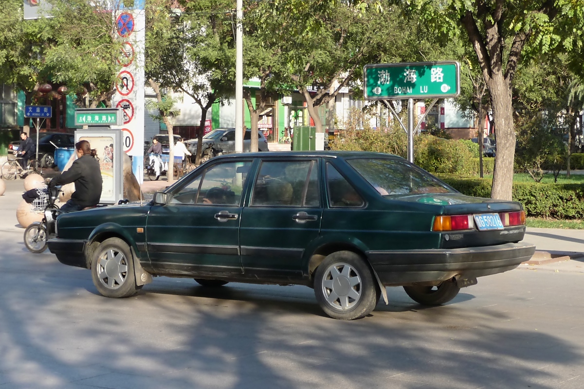 Volkswagen Passat, Santana Fotos - Fahrzeugbilder.de