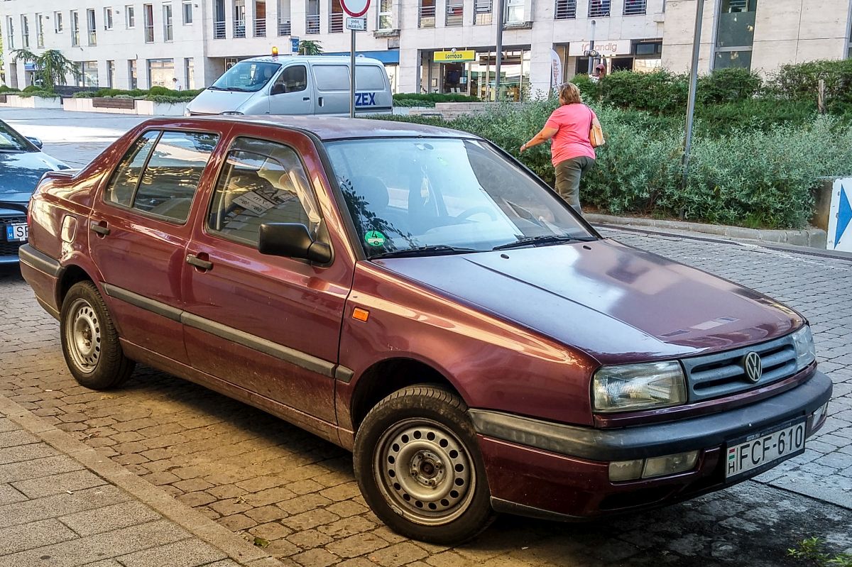 15.7.2012 Glasgow, MT. VW PickUp, bestimmt bald 30 Jahre alt ...