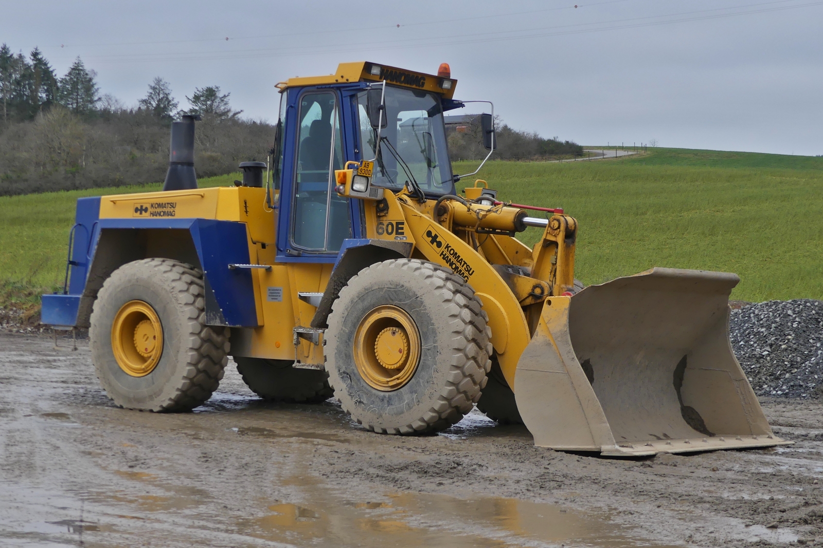 Dieser WA80 Kompaktradlader von Komatsu war Anfang Dezember 2023 in ...