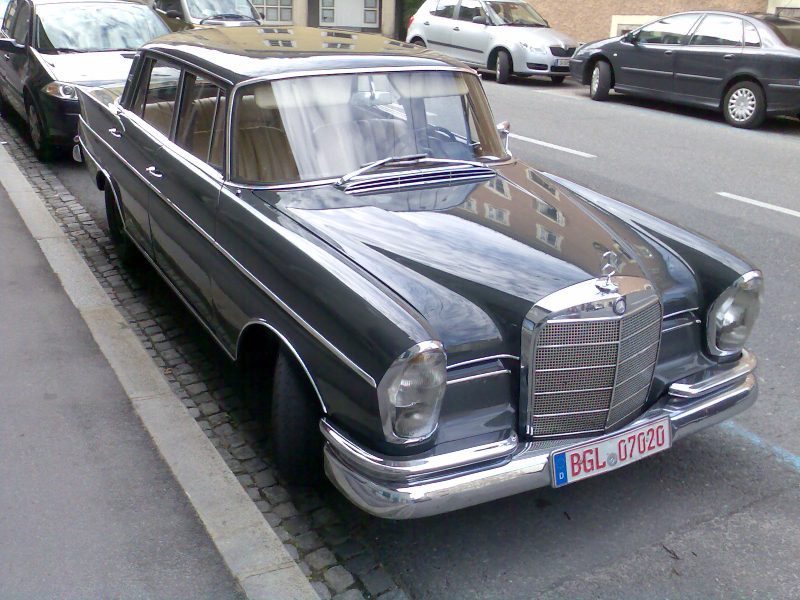 Mercedes-Benz 300 SE Limousine. - Fahrzeugbilder.de